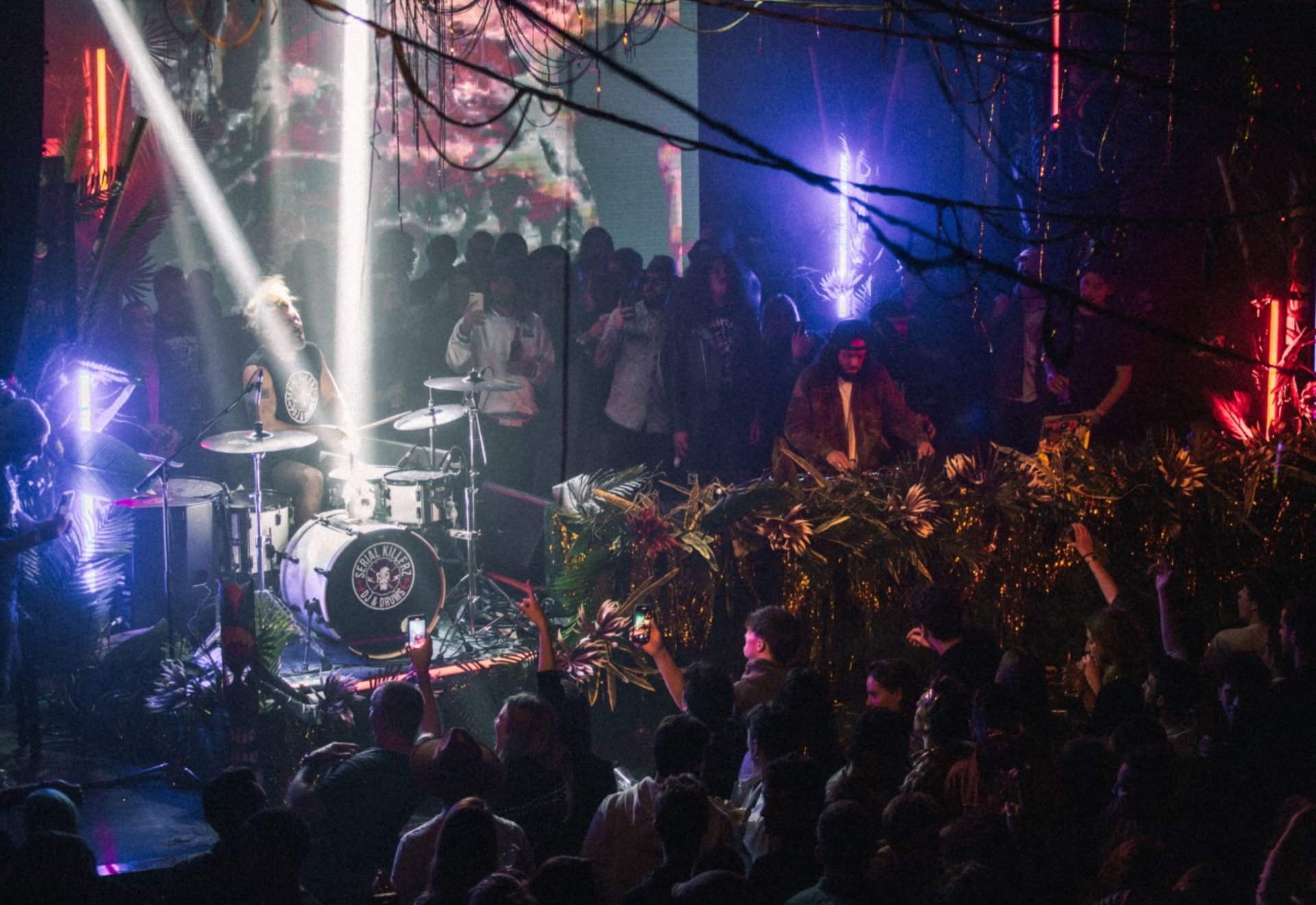 Honey Bunny: Welcome To The Jungle | Mad Max & Serial Killerz | Sala Apolo