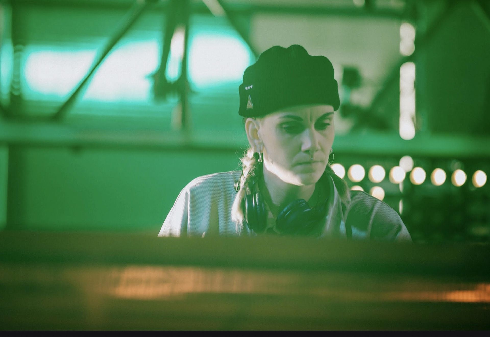 Bass Bunny: Jen Cruz + Rho + Dj Kosmos | Sala Apolo